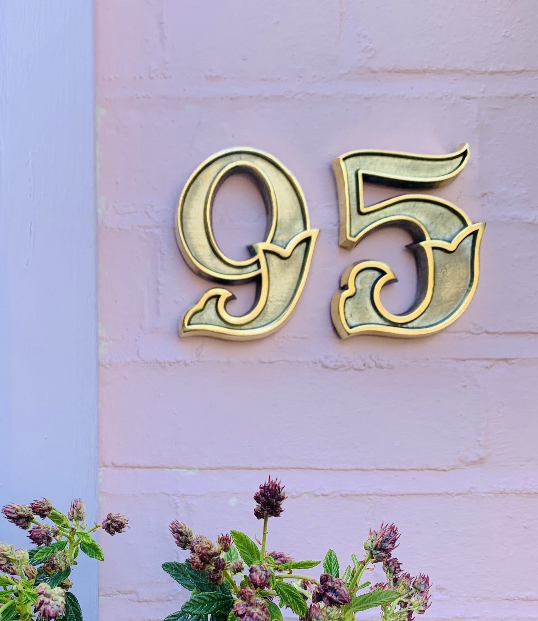 Apex House Numbers – Hera Ray