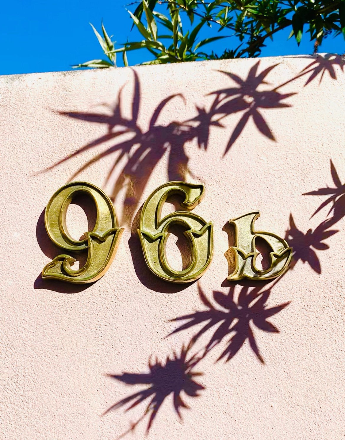 Apex House Numbers – Hera Ray